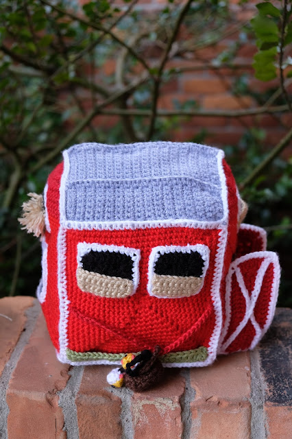 meo my crochet: Crocheted Barn for Beckett