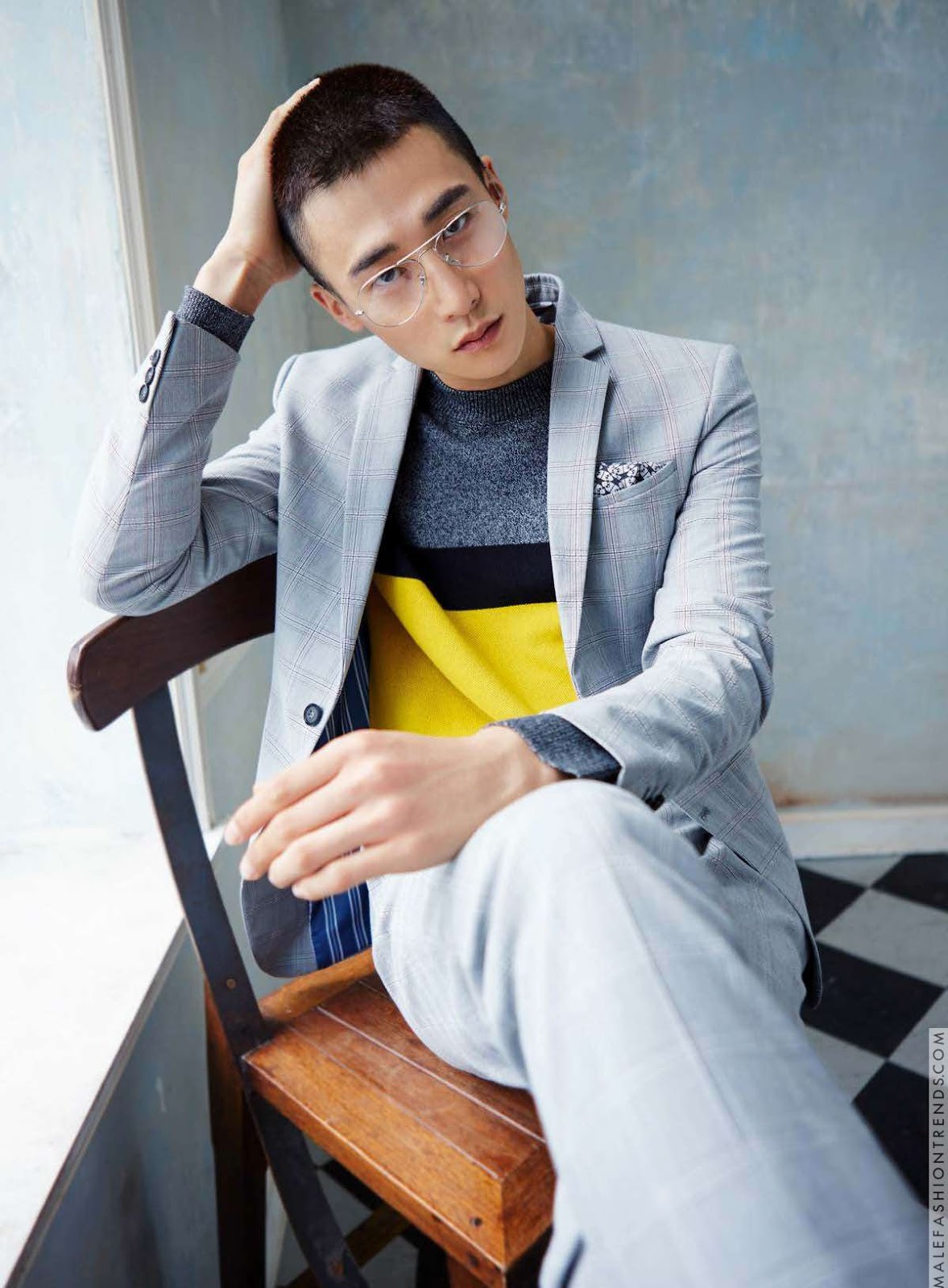 Sehan Lee luce los perfectos trajes de verano para GQ Tailandia