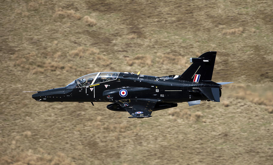 Global Defence News: UK ready to launch Hawk T2 training, says RAF
