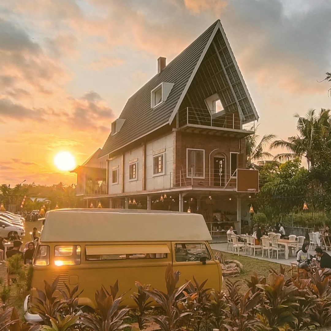 Daya Tarik, Lokasi dan Daftar Menu Oppio Coffee Milk Sleman Jogja