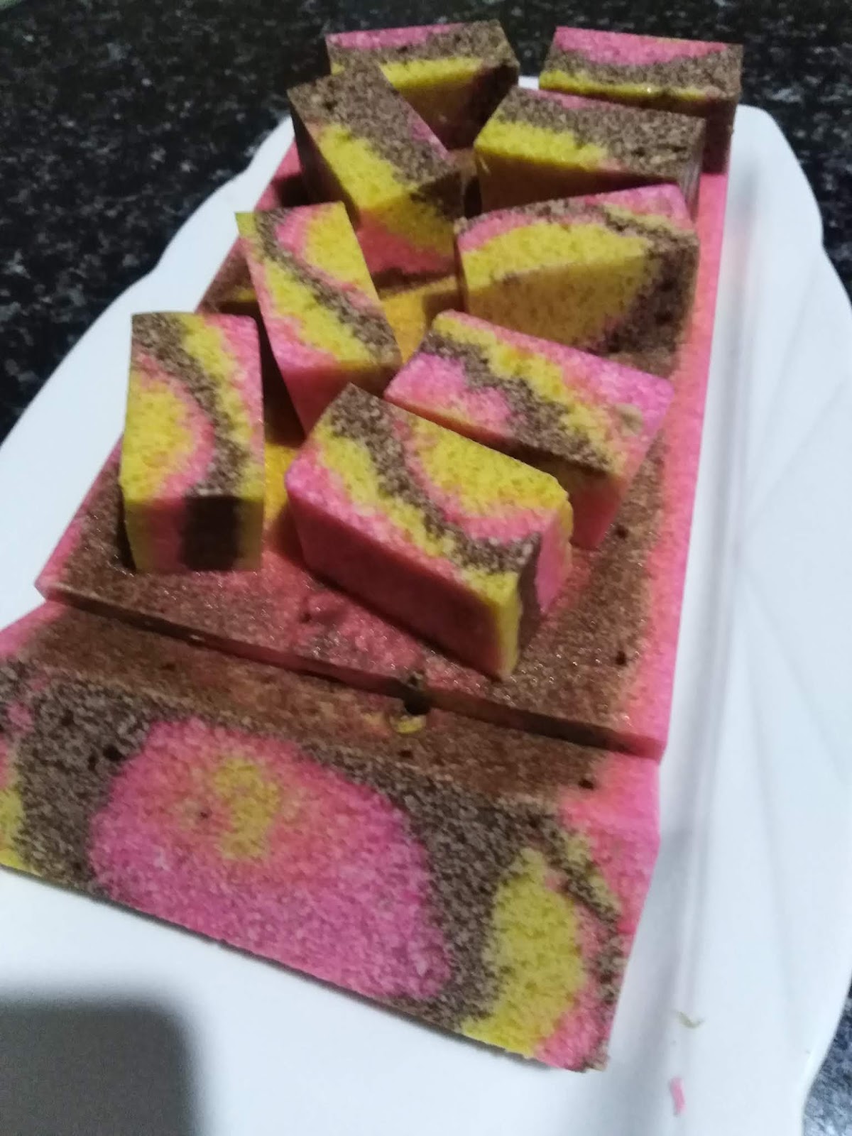Dapur Cempakasari: Puding Roti Warna Warni