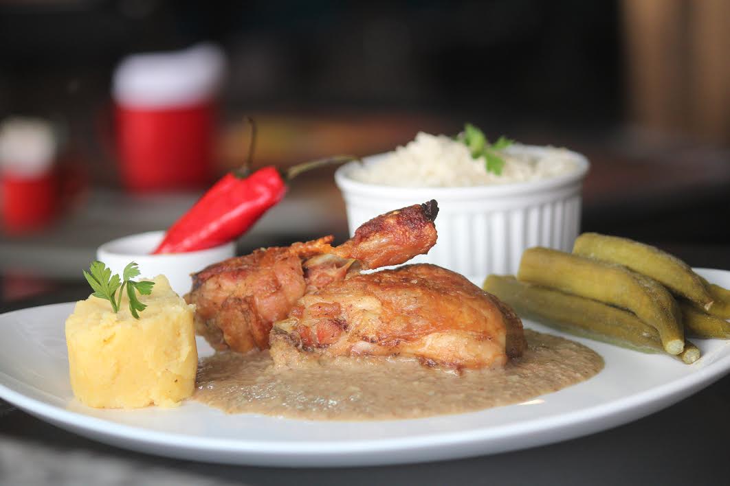 Comida Angola no Didas Bar no Final de Semana