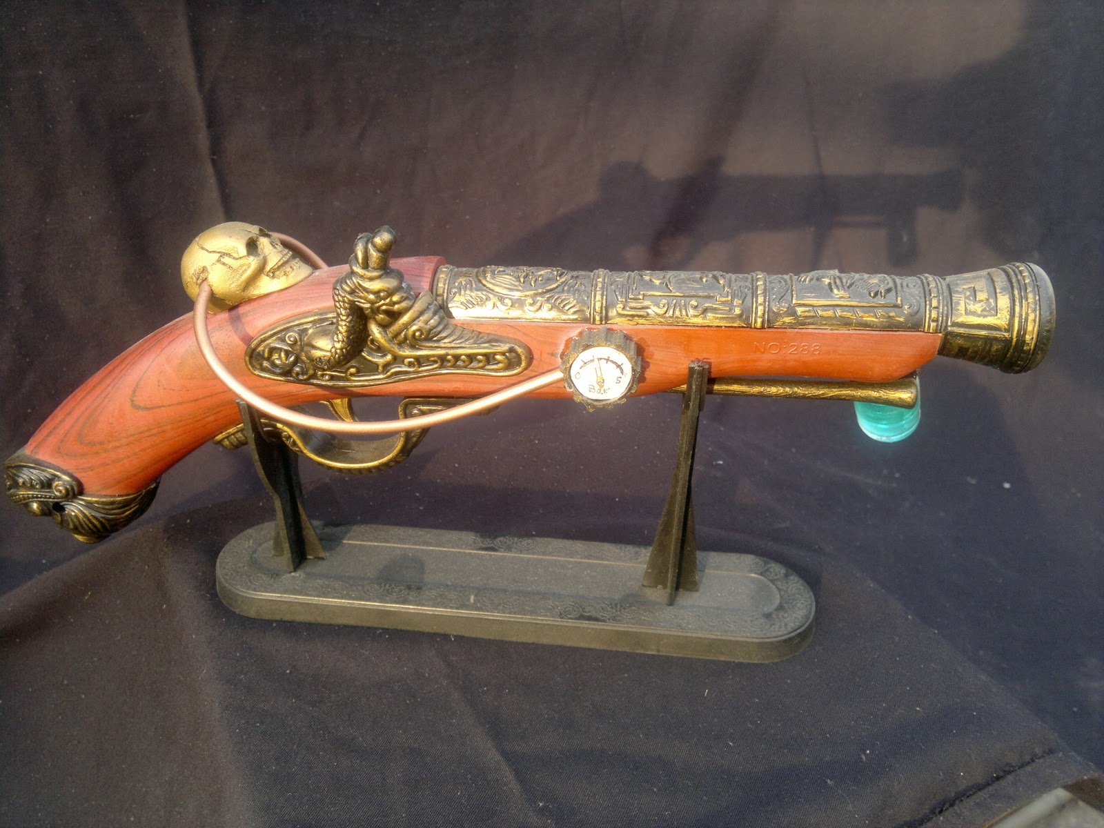 R.E.D 9: El Santo Taller PRESENTA