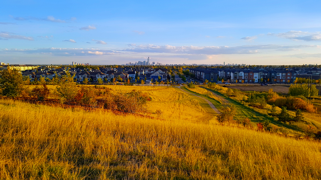 Canadian Vlogs & Infotainment: Edmonton Landscapes During Early Fall