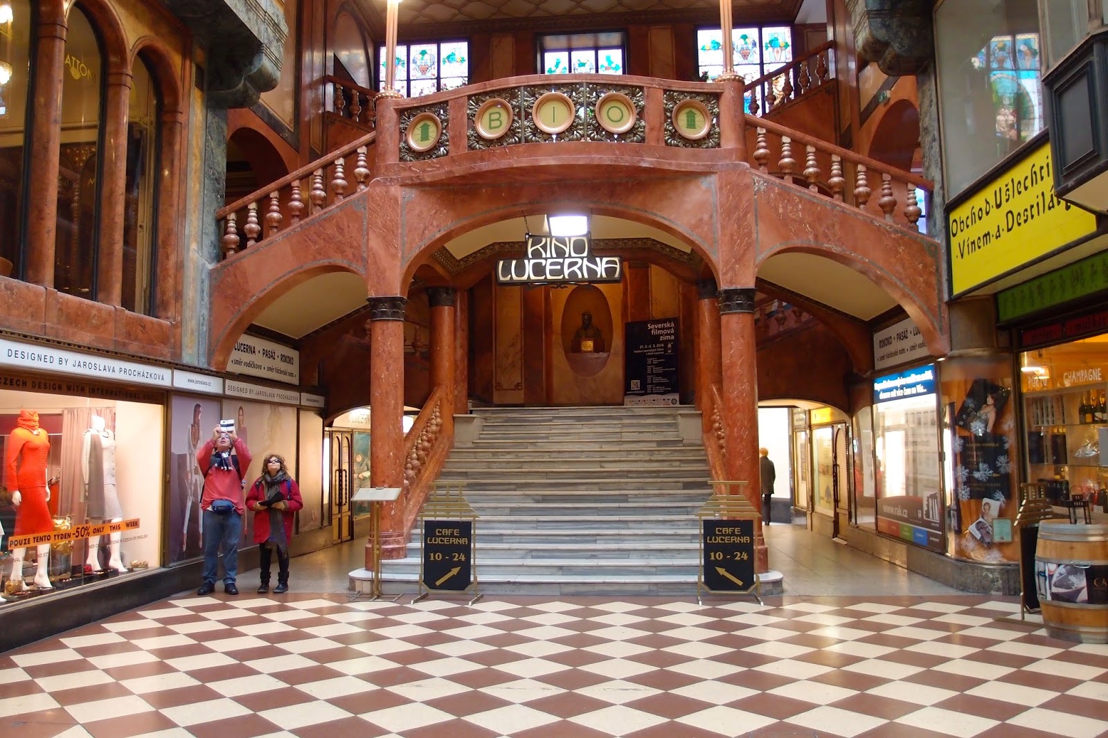 Elokuvateattereita: Kino Lucerna