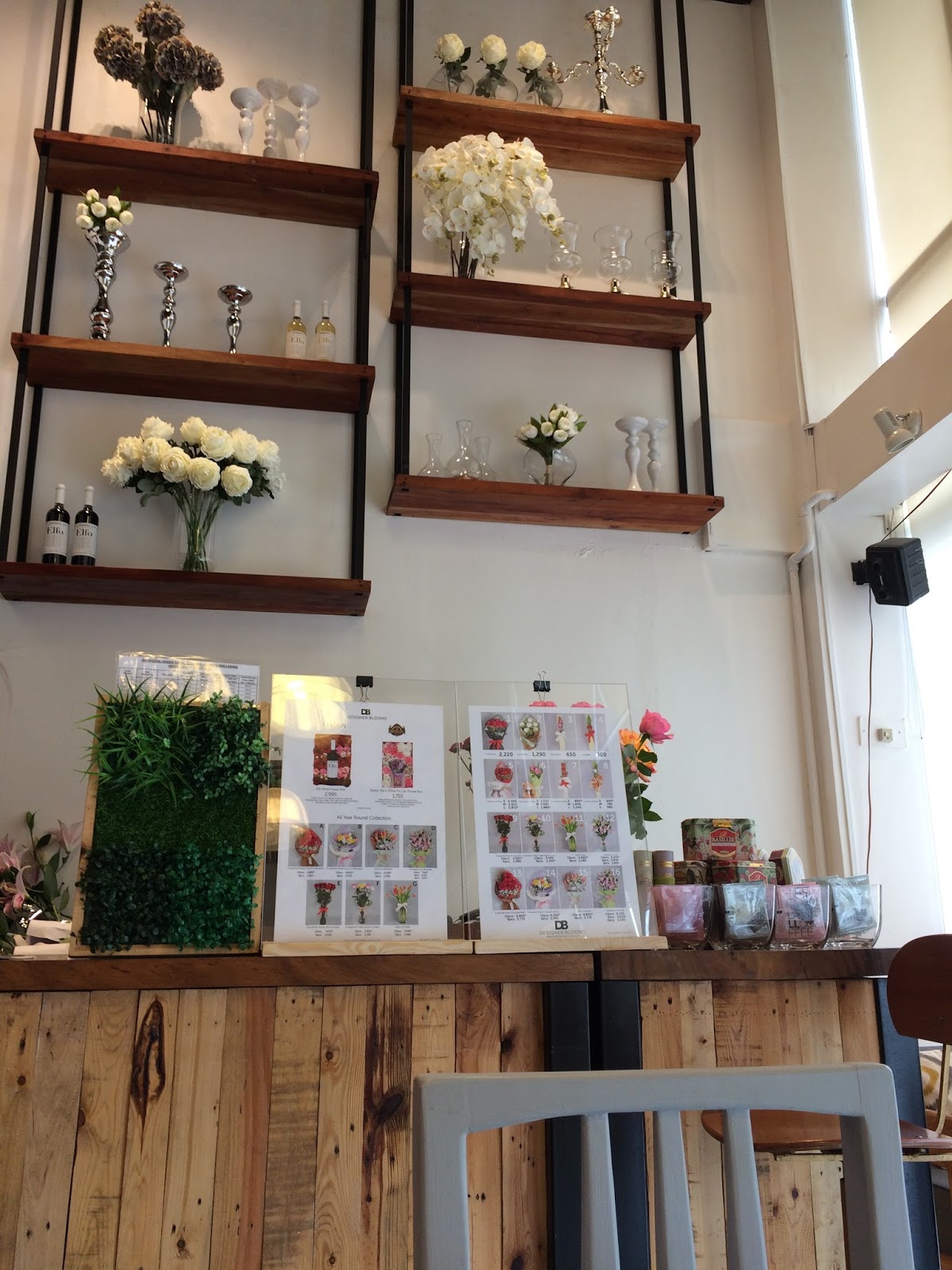 a piece of jewel: Designer Blooms Cafe