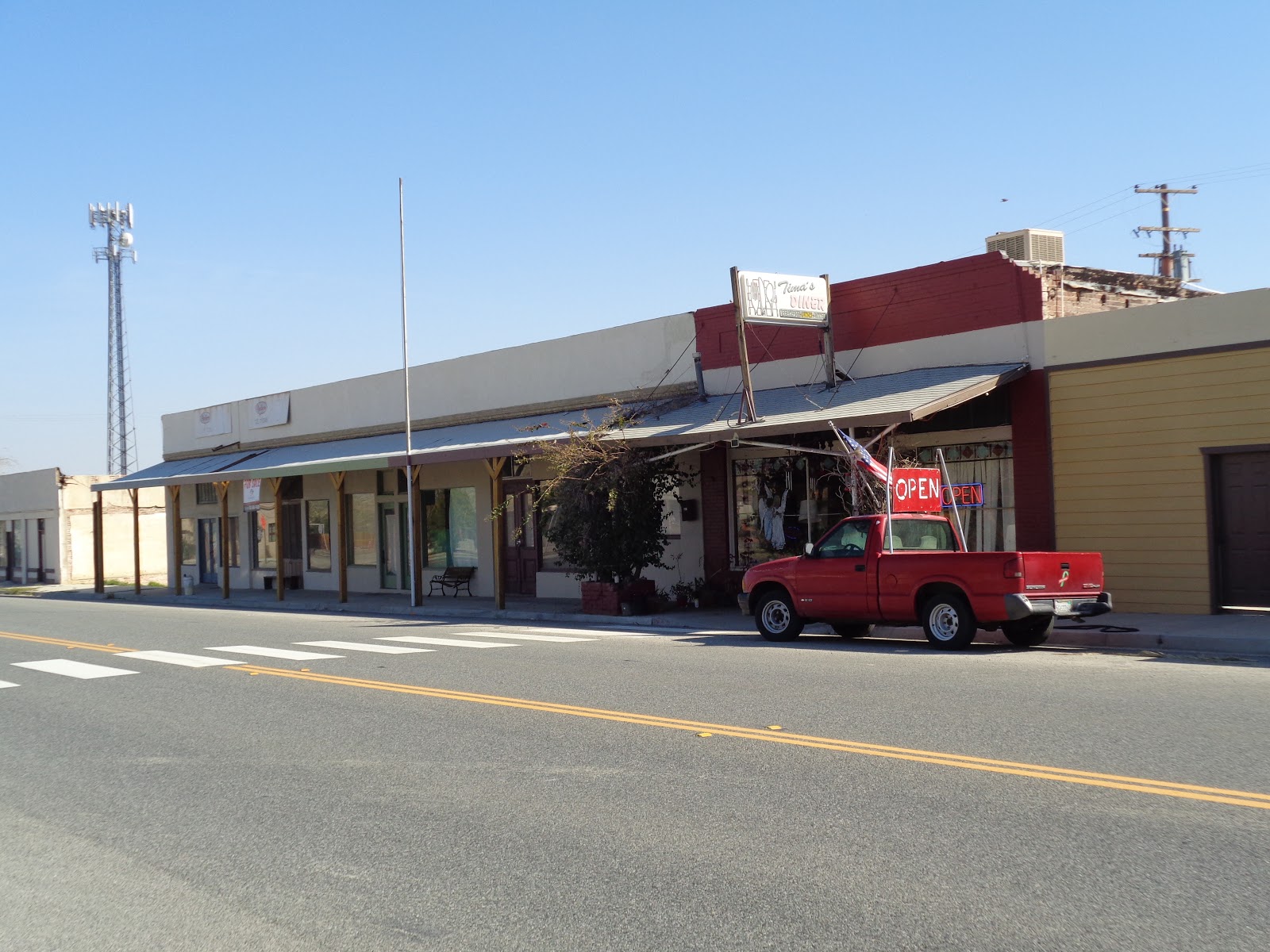 Wahnfried der Nomad: Tina's Restaurant - Maricopa, California