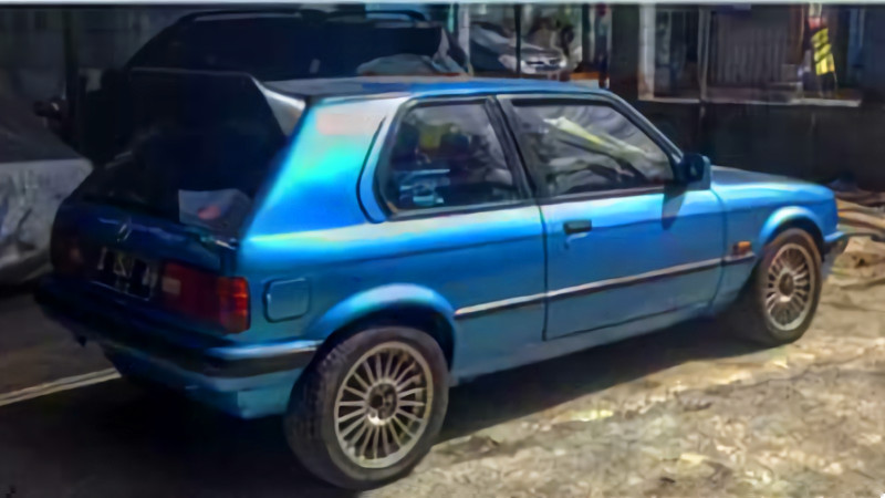 Modifikasi BMW E30 Custom Hatchback