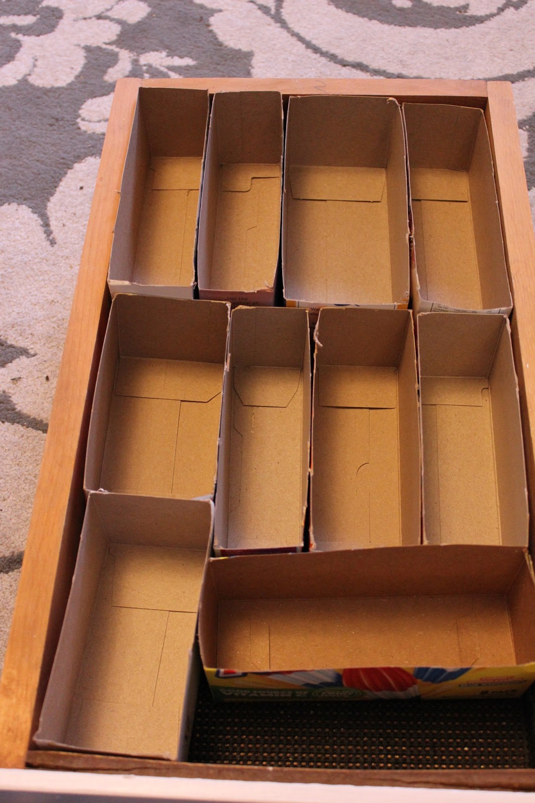 PeaHen Pad: DIY cereal box drawer dividers