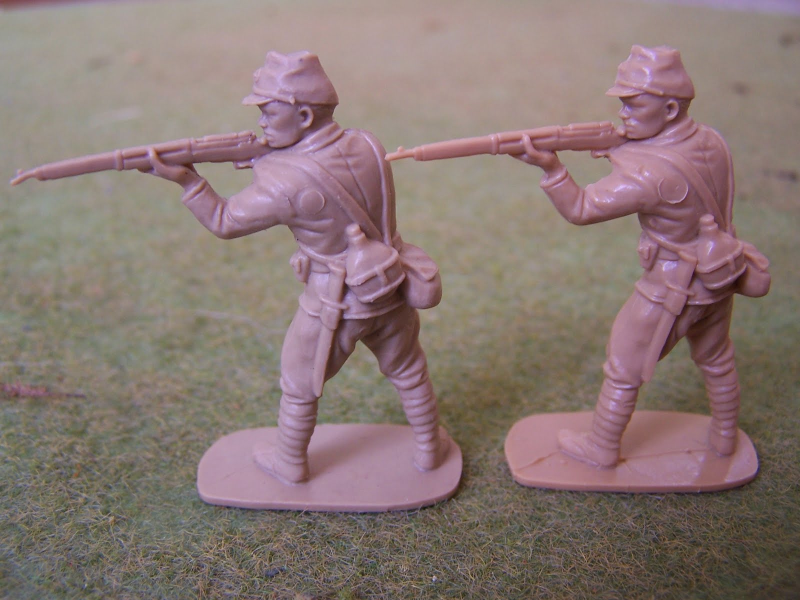 WWII Plastic Toy Soldiers: Clones and Recasts