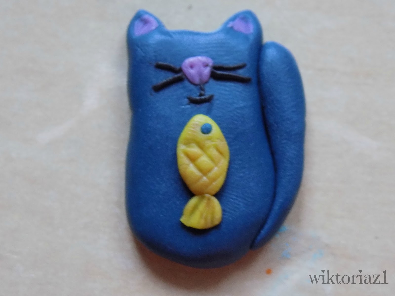 LILLA LOU BLOGUJE: DIY #14 Przypinka kotek z modeliny ~ wiktoriaz1