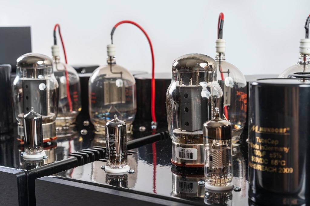 NEW SINUSAUDIO 100TH VICTORIA TUBE MONOBLOCKS – M & S | Ultimate High ...