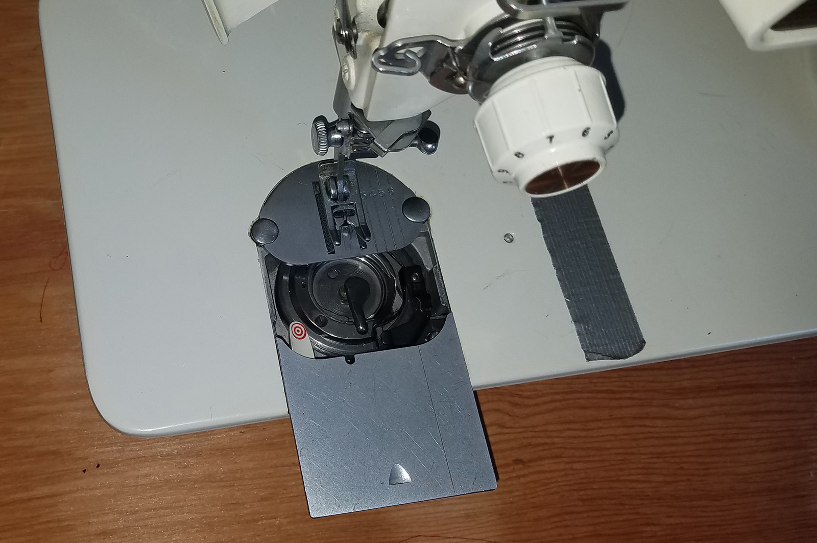 Old Singers And The Like: Heresy! Singer 635 Touch And Sew