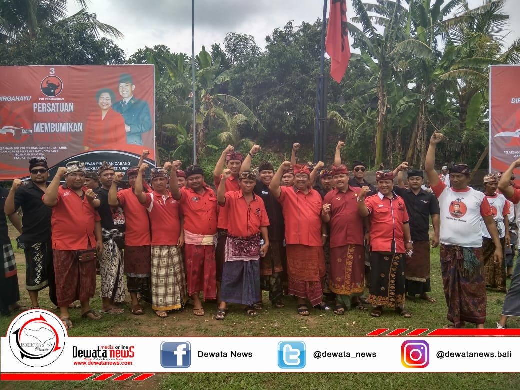 Pengibaran Bendera PDI Perjuangan dan Puisi Soekarno Menggema di Lapangan Ki Barak Panji Sakti ...