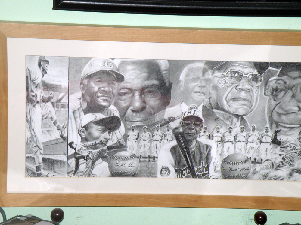 Kansas City Kansan: PHOTOS: Home mural by artist Alexander Austin