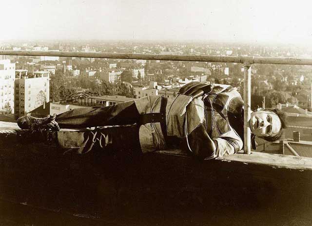 { The Seventh Cloud }: A day like today, the great Harry Houdini was ...