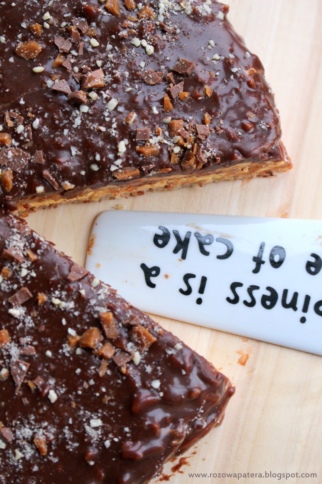 Różowa Patera: Szwedzki torcik Daim