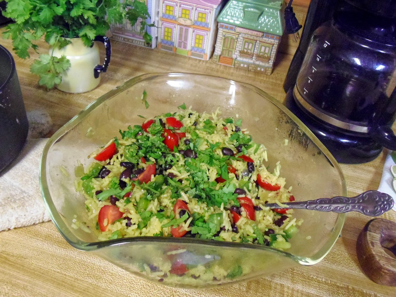 Glo's Kitchen: Black Bean & Yellow Rice Salad