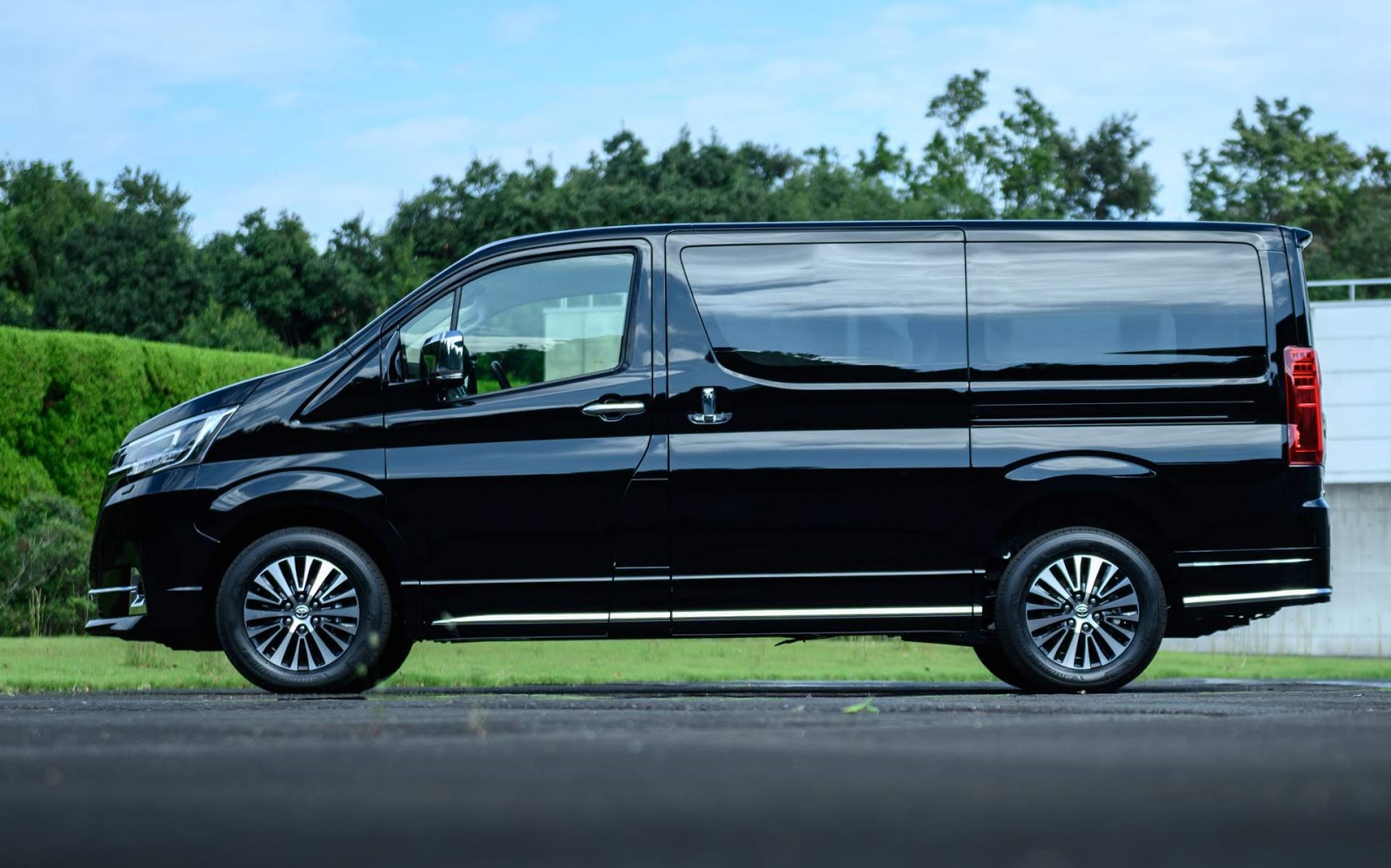 Novo Toyota GranAce será apresentado no Salão de Tokyo