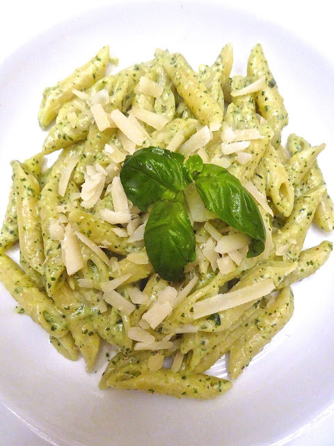 Scrumpdillyicious: Penne Rigate with Basil & Walnut Pesto