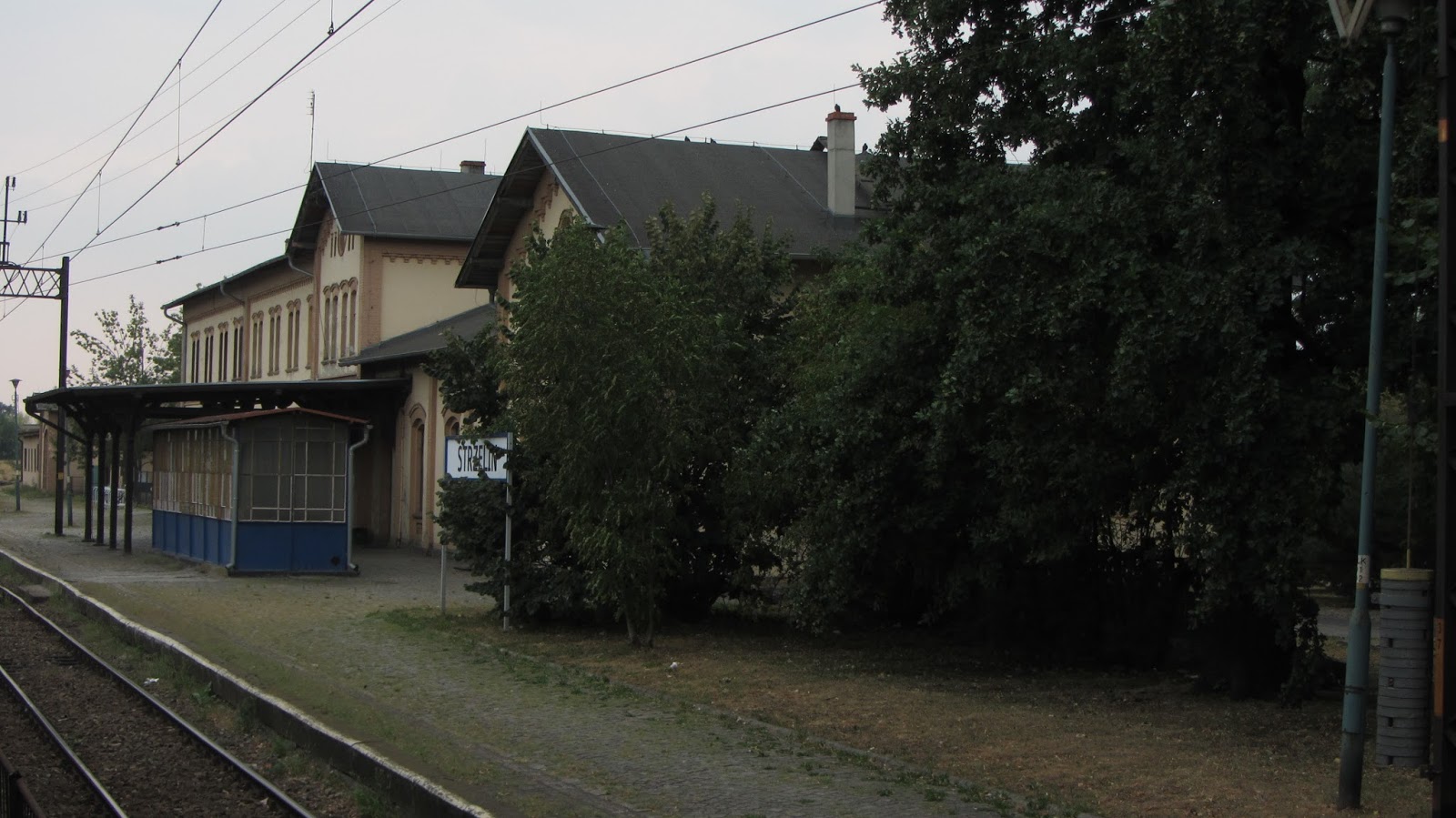railway stations: Poland: Strzelin (Dworzec kolejowy w Strzelinie)