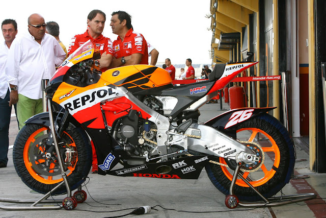 Honda RC212V 2007 Version - Motorcycle Pictures