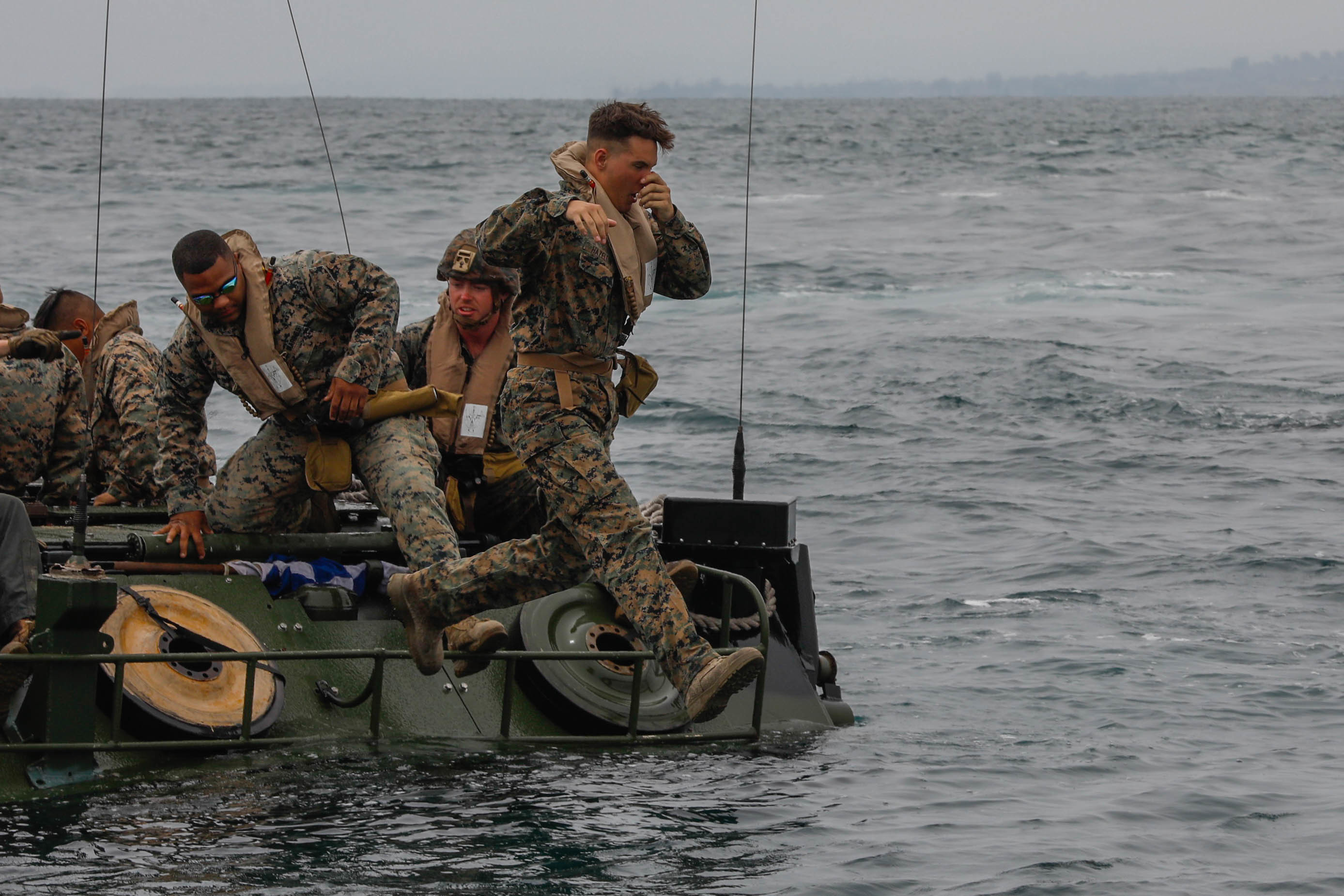 SNAFU!: 1st Bn., 5th Marines Conduct AAV Training