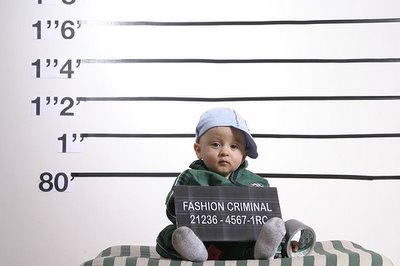Funny Foto: Foto #23 - Baby Criminal