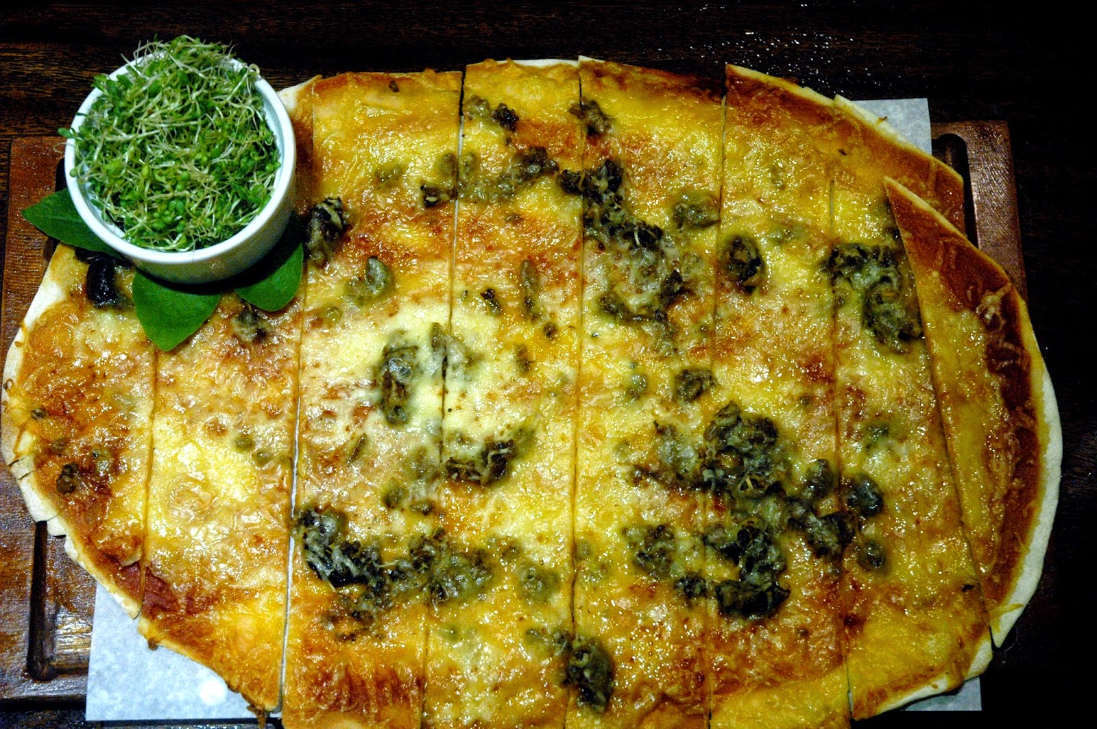 DUDE FOR FOOD: Flavors of Ilocos: A Fusion of Flavors at Bigaa GastroPub