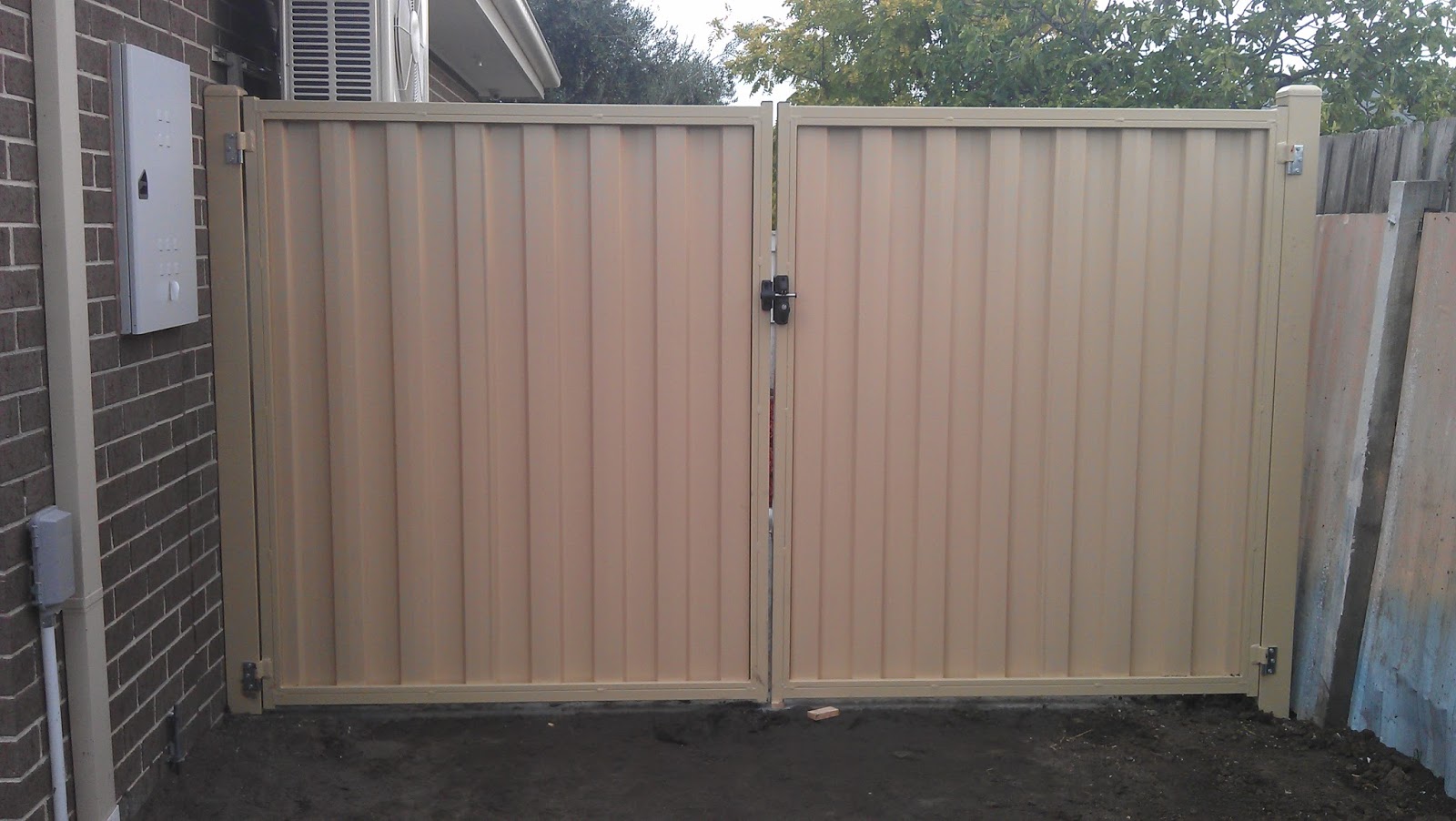 Ironman Fencing: Gates - Steel Colorbond