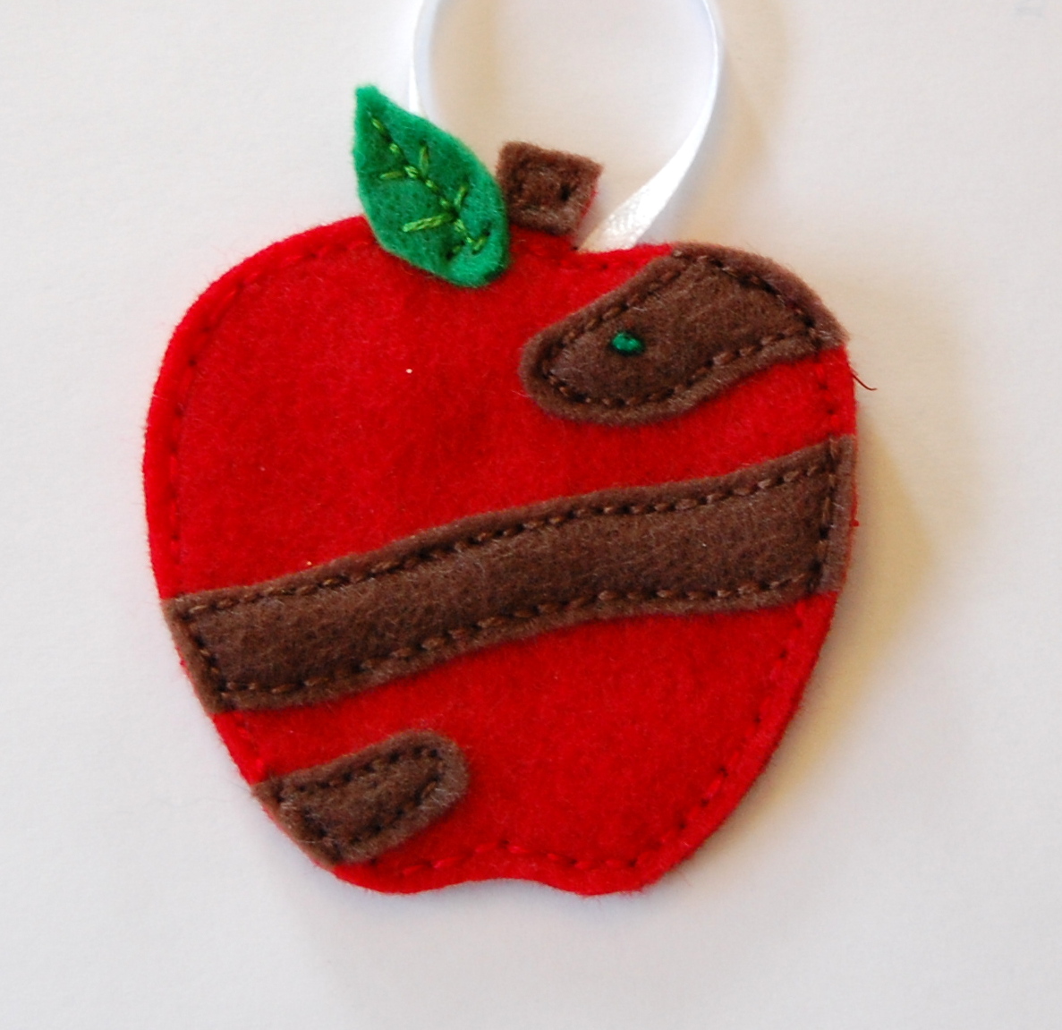 "C" is for Crafty: Felt Jesse Tree Ornaments
