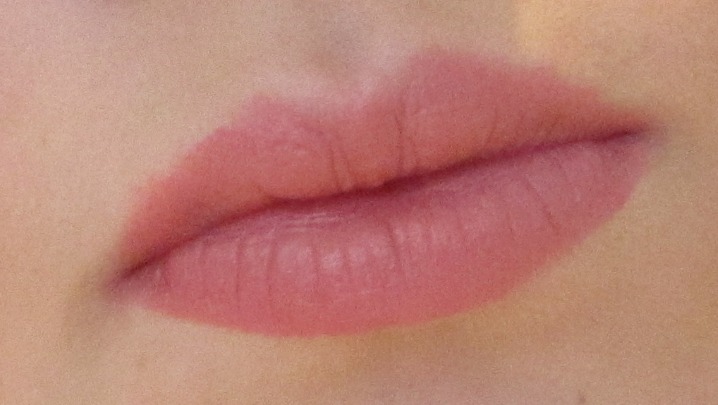 Ditzy Glamour: Coral Lips