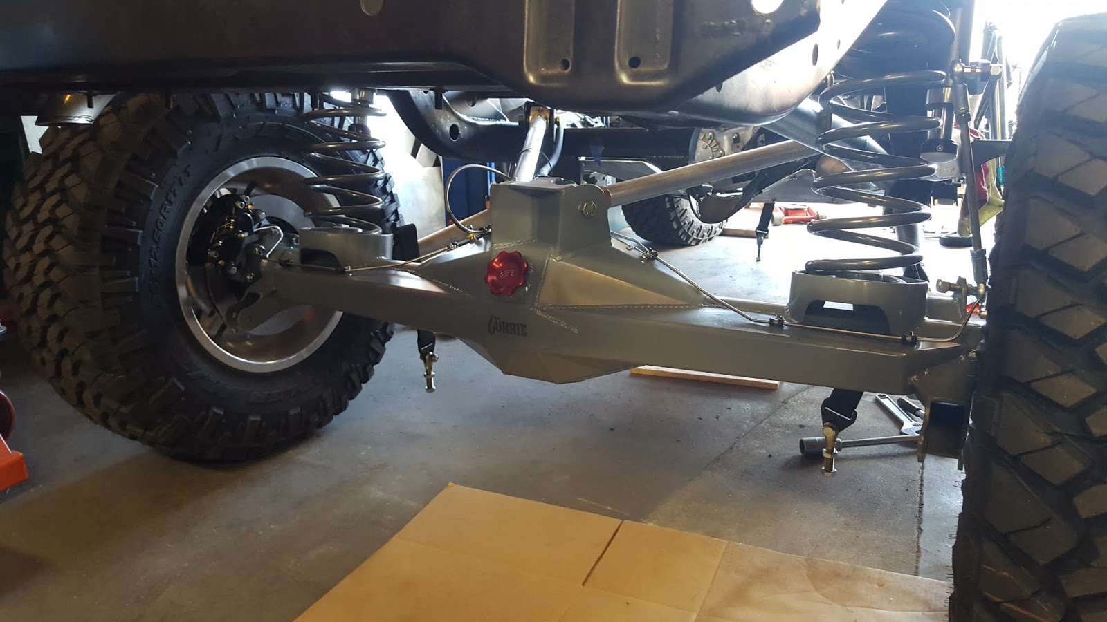 Martin Lange: Ford 9" custom axles.