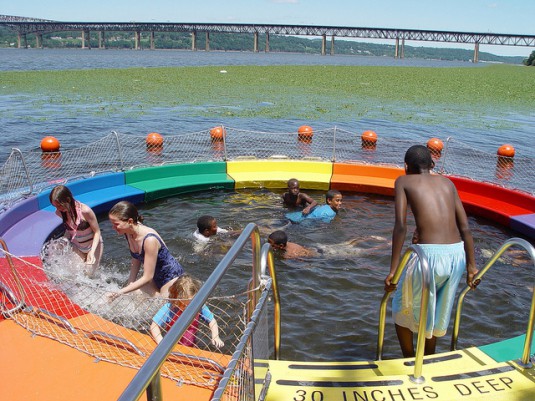 THOUGHTS ON ARCHITECTURE AND URBANISM: Floating pools in the rivers ...