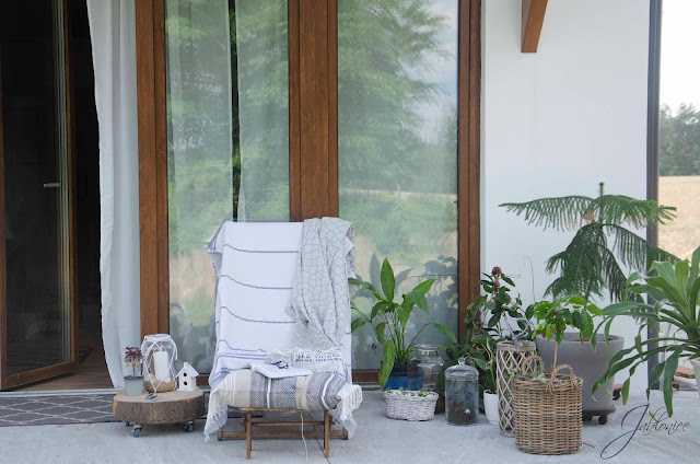 Jak stworzyć tanim kosztem taras w stylu boho?