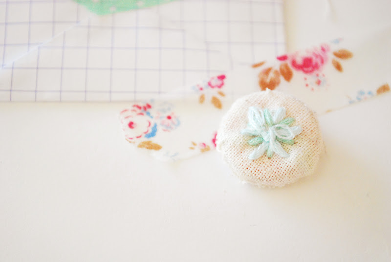 stellaire: diy fabric covered buttons