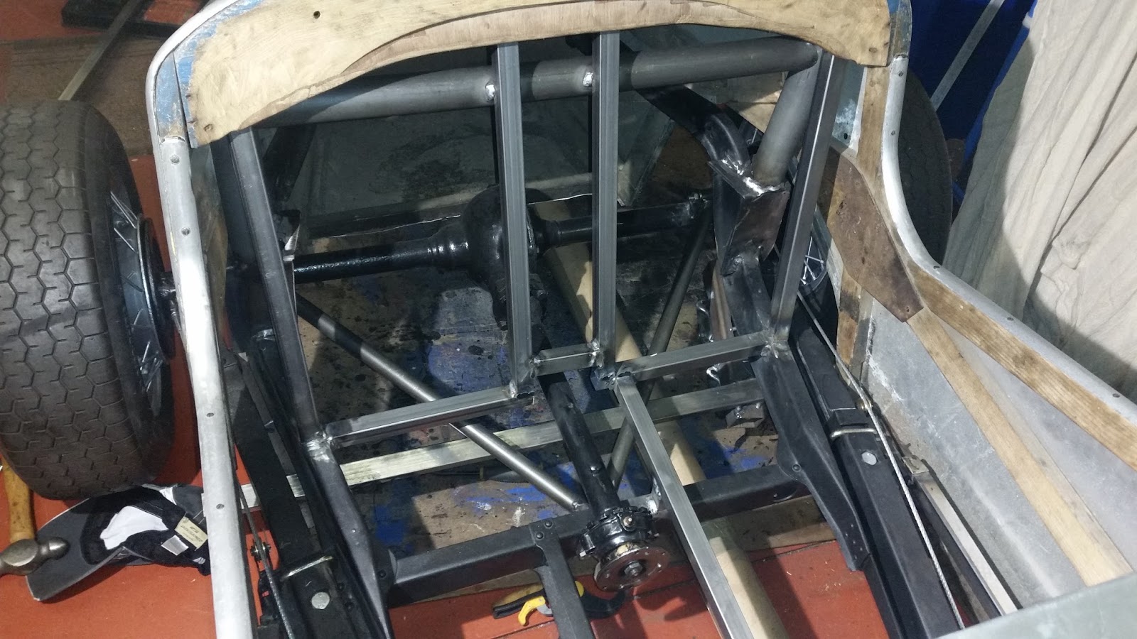 Austin Seven Special: Rear bulkhead and floor supports