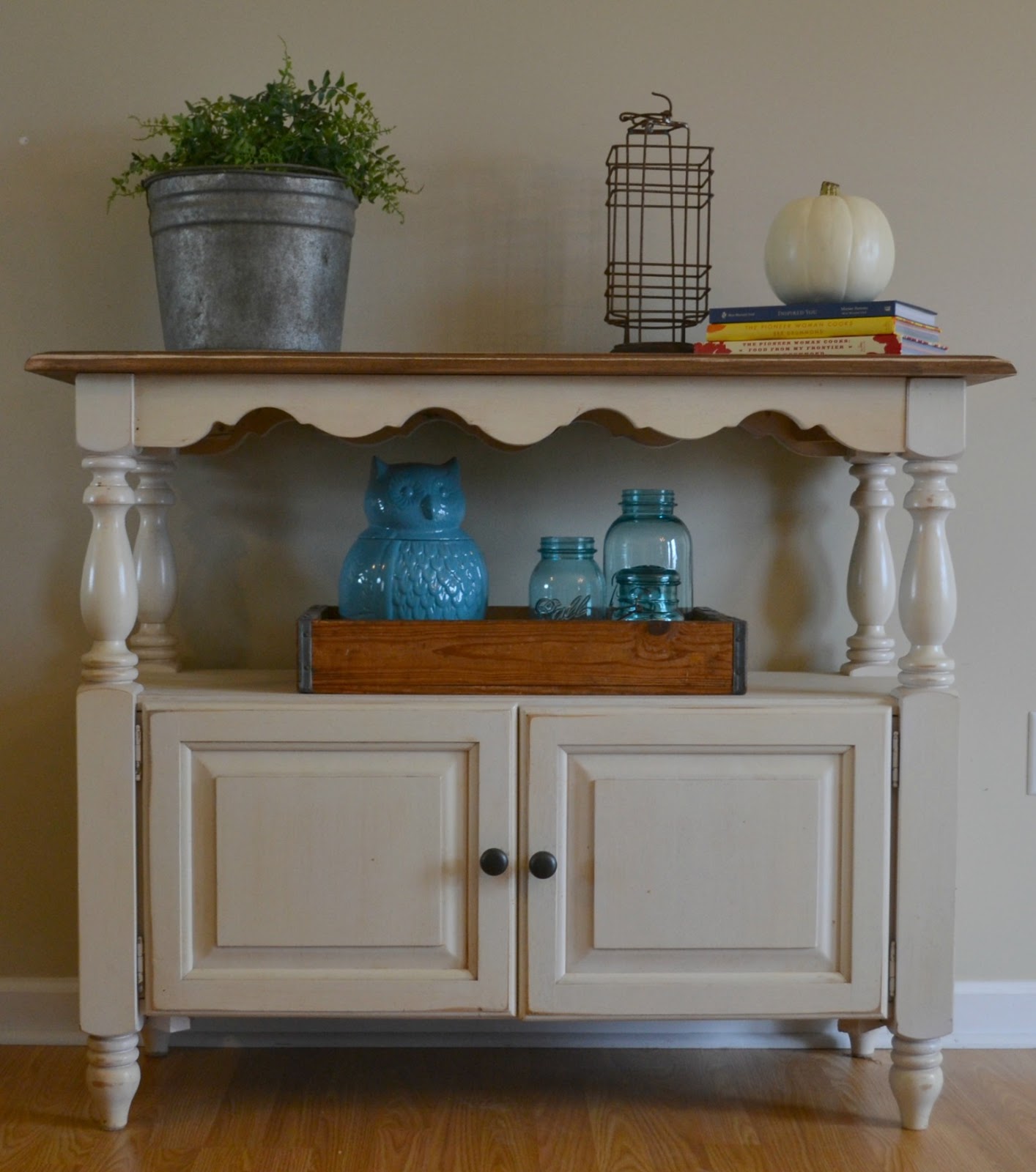 Funky Junk: Buffet Table