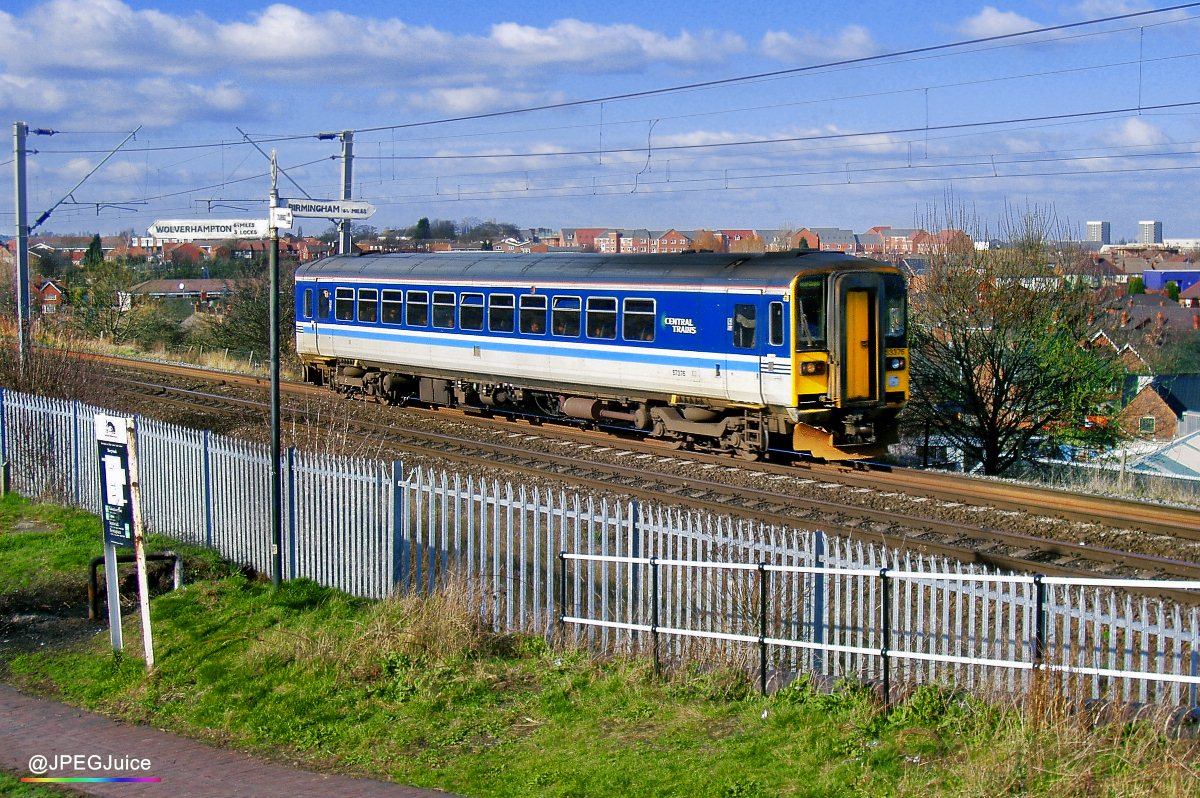 The Central Trains / London Midland / West Midlands Class 153 Diesels ...