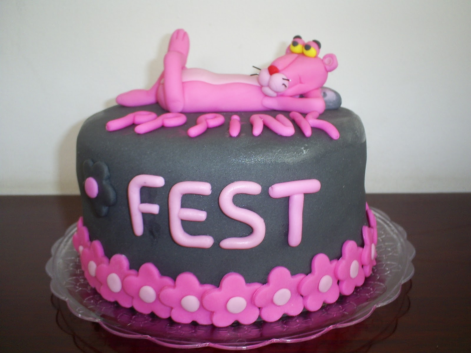 *Bolos Decorados * Cupcakes * Biscuit: Bolo Pantera cor de rosa.