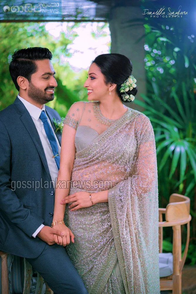 📷 විජේදාස රාජපක්ෂ පුත් රඛිත විවාහ ගිවිසගැනීම වෙනුවෙන් කළ ෆොටෝ ෂූට් එක