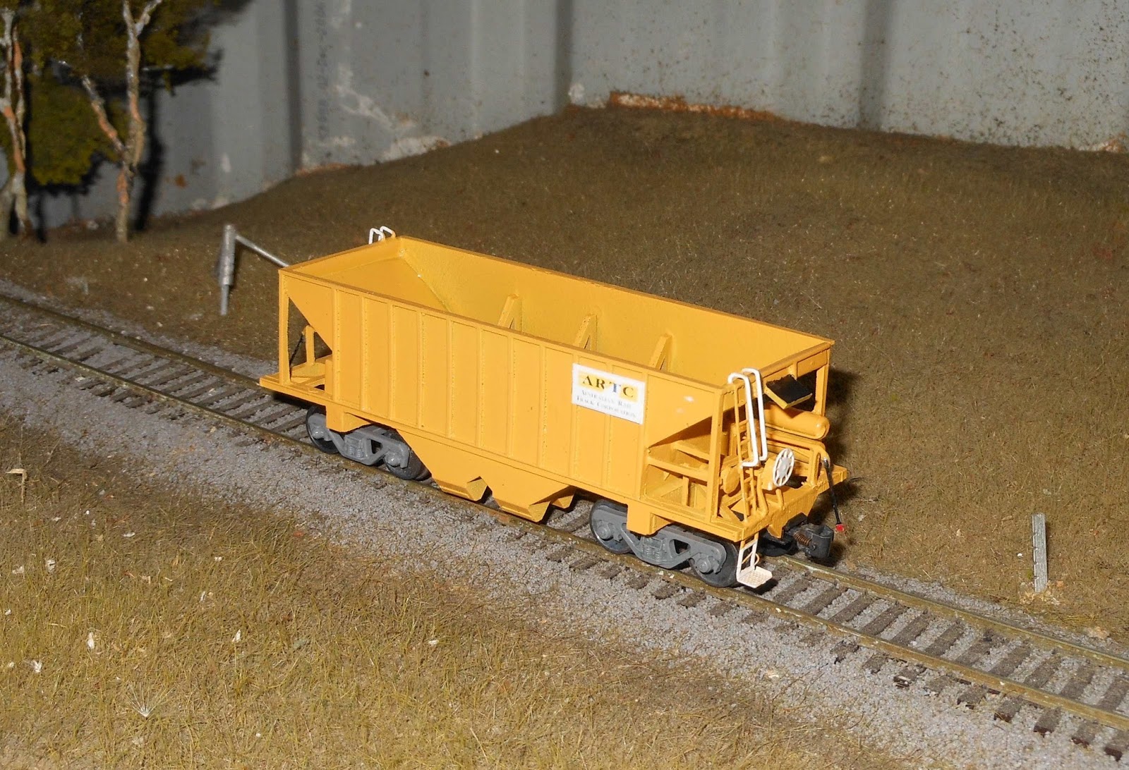 Andrew's Main South Line: Strath Hobbies HB hopper