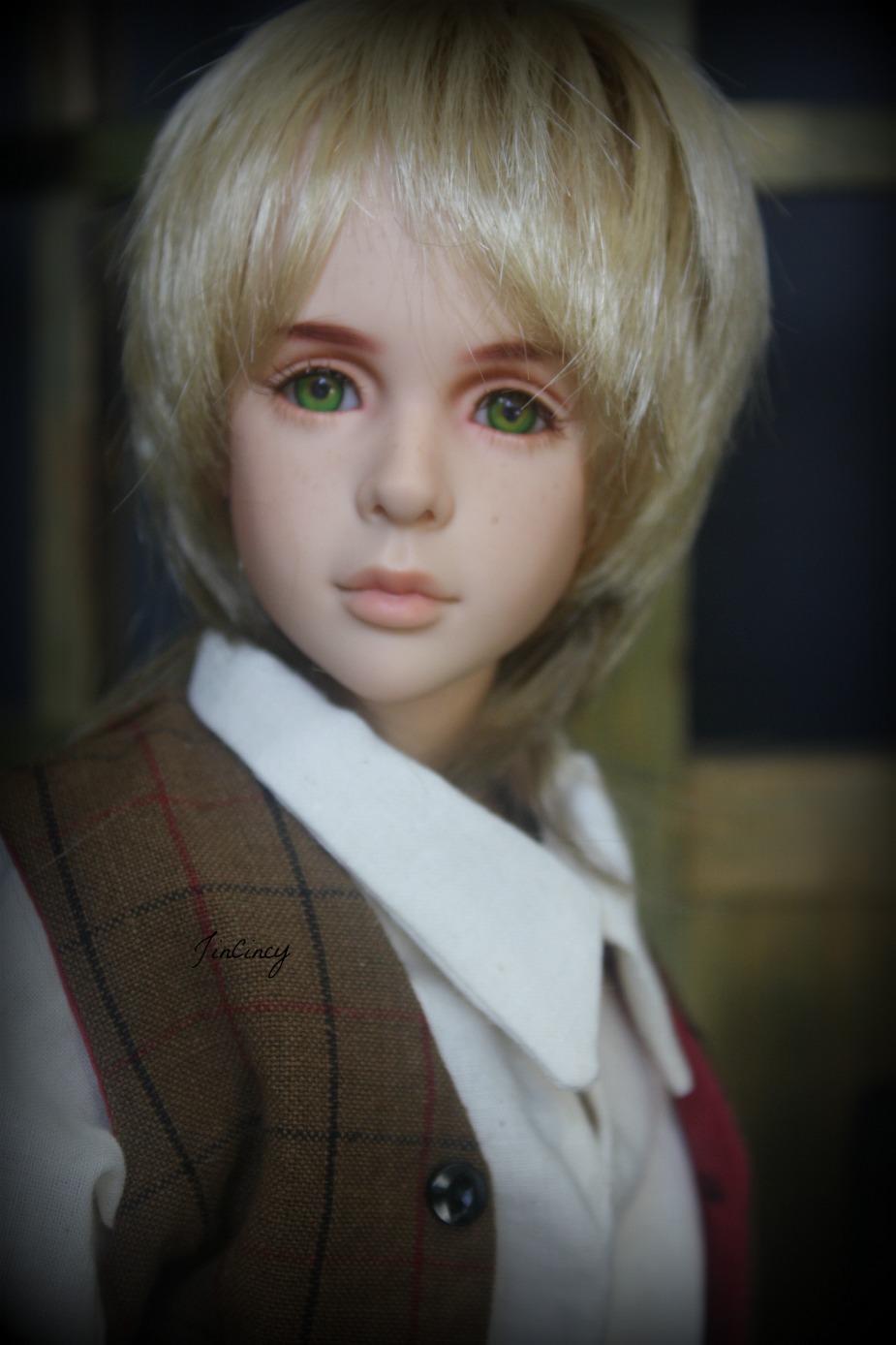 Adventures of the Wee Resins: Robbie- Dollshe Robin