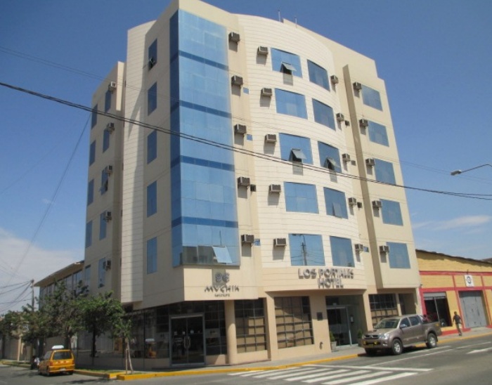 Fachadas y Casas: Fachadas de hoteles en Chiclayo