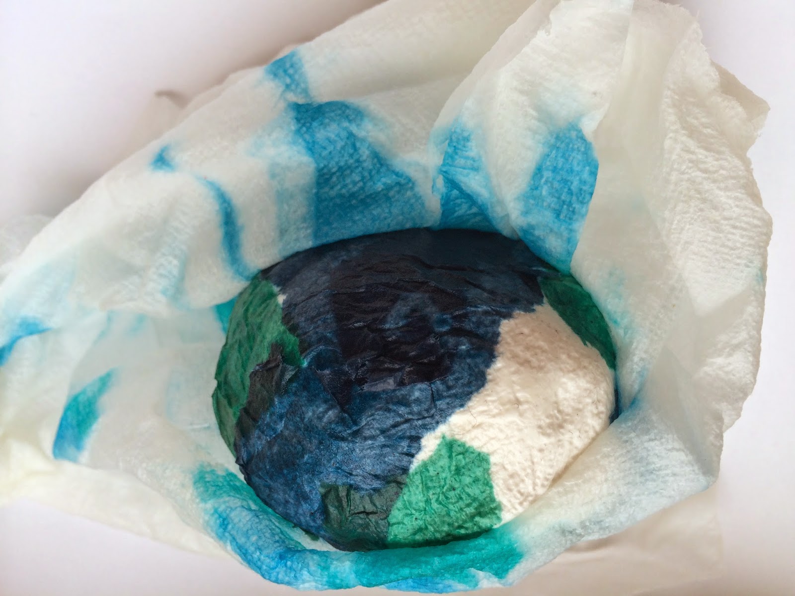 Mini Monets and Mommies: Model Magic and Tissue Paper Planet Art Project
