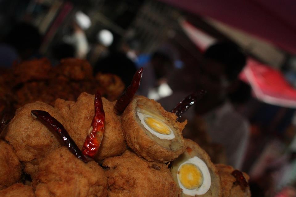 Ghurnayoman Ghora-Fera:::...: Bangladeshi Iftar Items