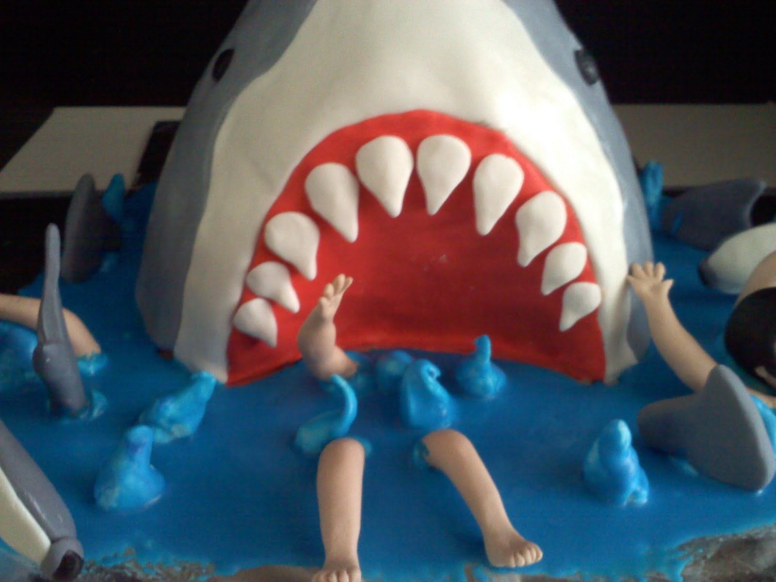 Two King's Cakery: Shark Attack Cake