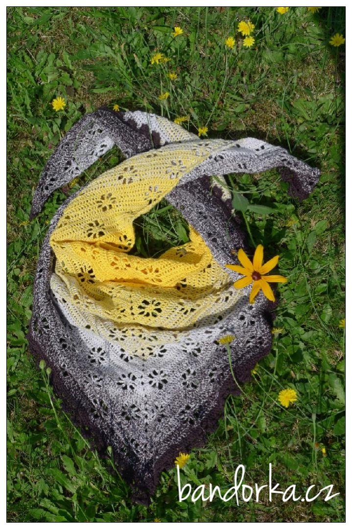 bandorka: Háčkovaný kytičkový šátek Virag