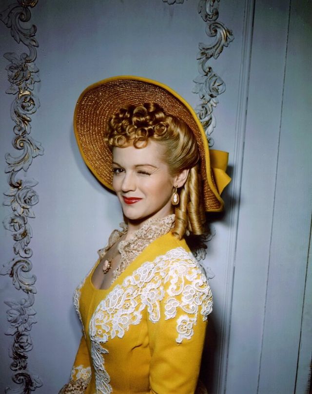 30 Glamorous Color Photos of June Haver in the 1940s and ’50s ~ Vintage ...