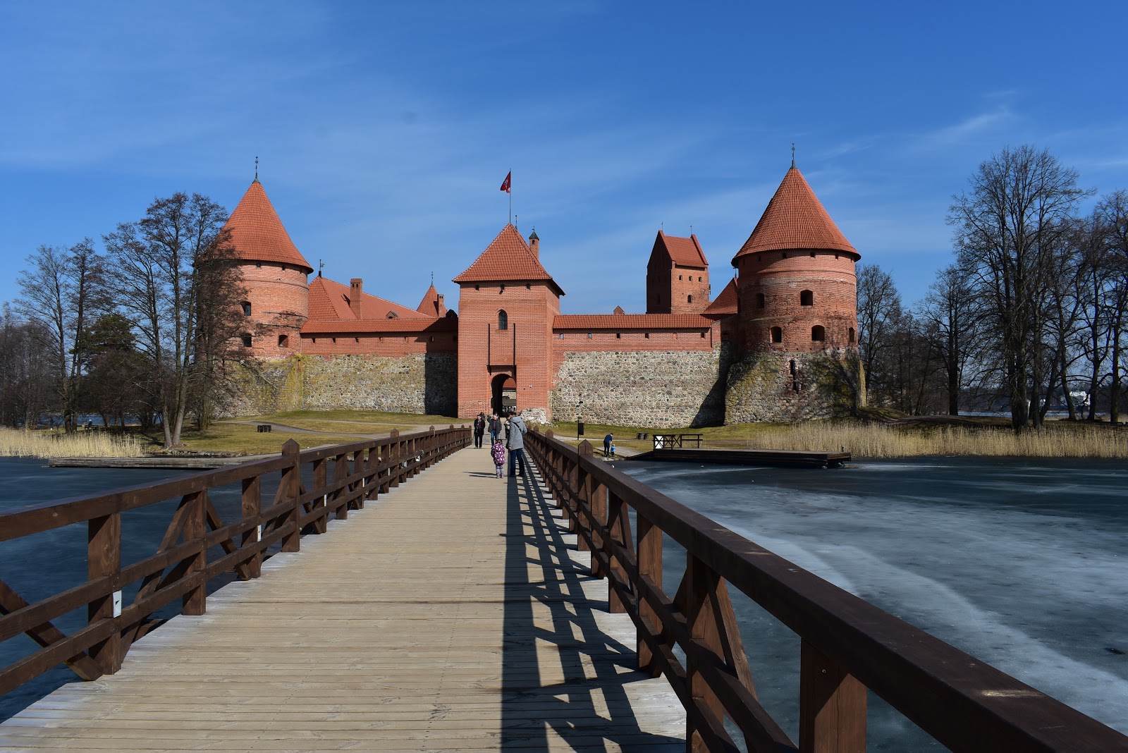 Kibiny, zamek oraz zamarznięte jezioro, czyli odwiedzamy Troki